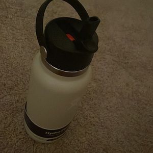 Hydro Flask | Dining | 32oz Oat Colored Hydroflask With Graphic Indent ...